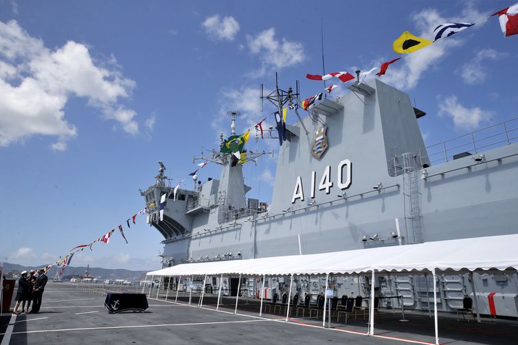 Comando de Operações da Marinha recebe navio porta-helicópteros | Agora RS Comando de Operações da Marinha recebe navio porta-helicópteros | Agora RS