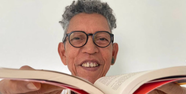 Eliakin Rufino apresenta o poema “O Rei Encantado”, de Ferreira Gullar ...