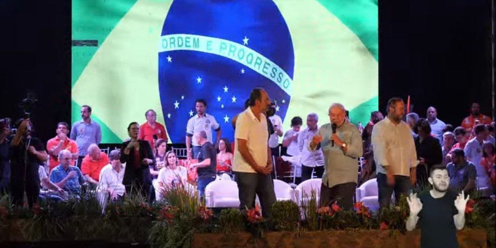 Lula promete retomar crescimento e combater a fome no Brasil | Agência ...