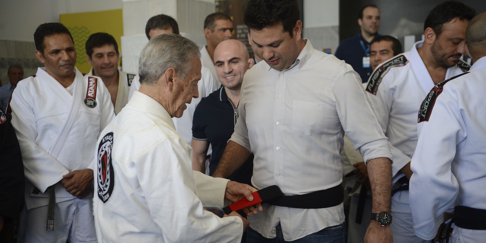 Pioneiro do jiu-jitsu no Brasil, Robson Gracie é homenageado | Agência ...