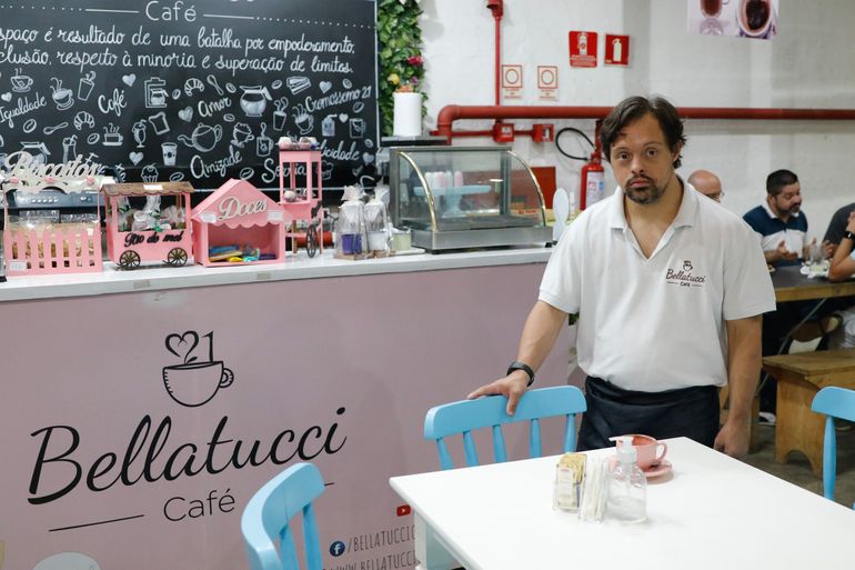 Cafeteria em São Paulo é comandada por pessoas com Síndrome de Down ...