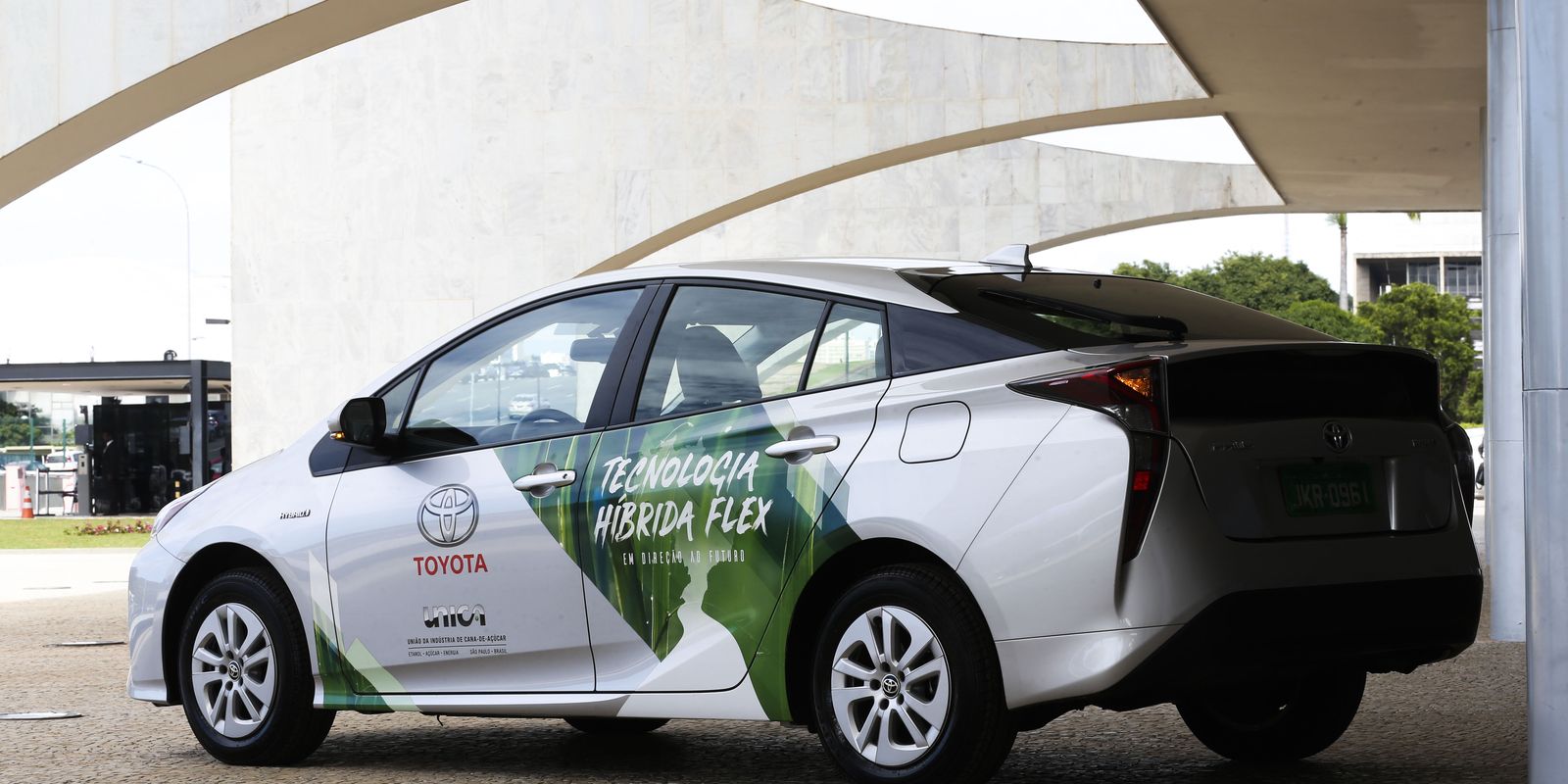 Cerimônia de lançamento do primeiro veículo híbrido flex do mundo ...