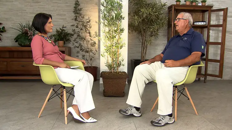 Designer Carlos Sobral é o entrevistado de Roseann Kennedy | Agência Brasil