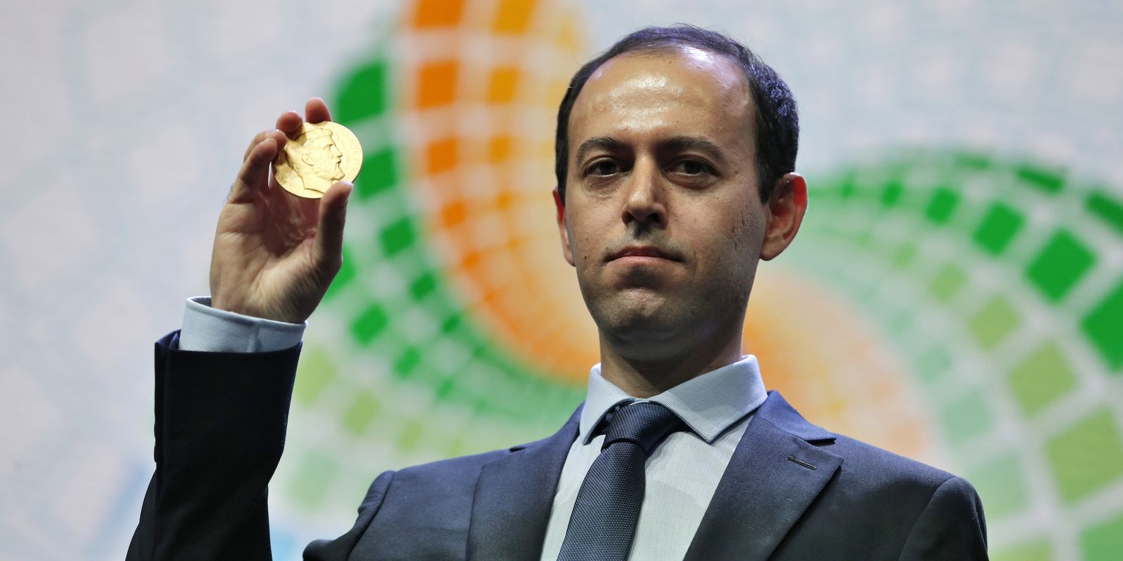 O matemático iraniano Caucher Birkar recebe nova medalha Fields ...