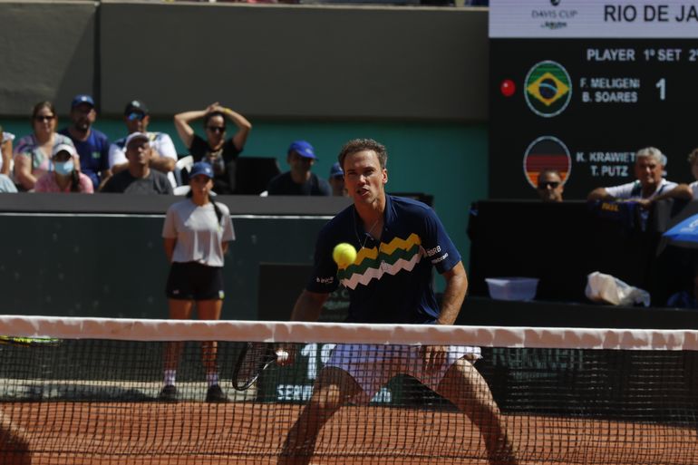 O tenista brasileiro Bruno Soares, dupla com Felipe Meligeni joga ...