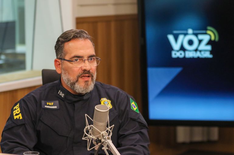 Diretor da PRF, Antonio Fernando Oliveira, dá entrevista ao programa A ...