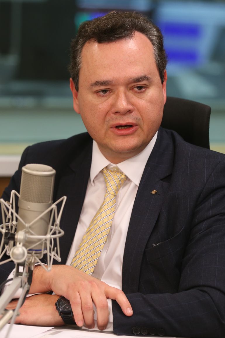 O presidente do Banco do Brasil, Fausto de Andrade Ribeiro, é o ...