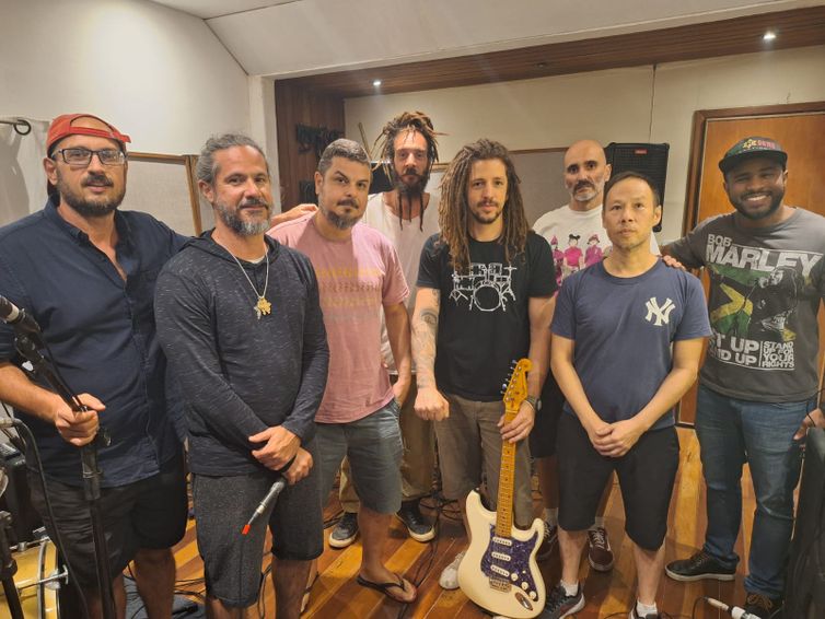 Mário Seixas e Bruno Brecht falam sobre a cena reggae e dub em Niterói ...