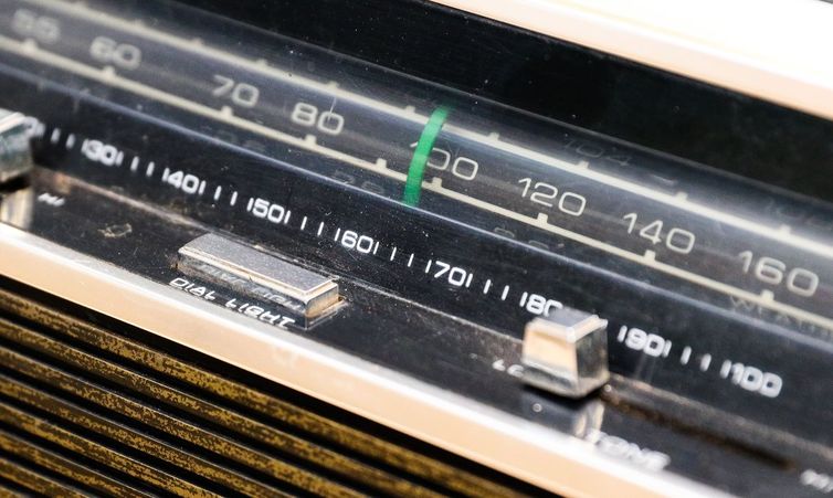 Brasília nas Ondas do Rádio: Documentário conta a história do rádio em ...