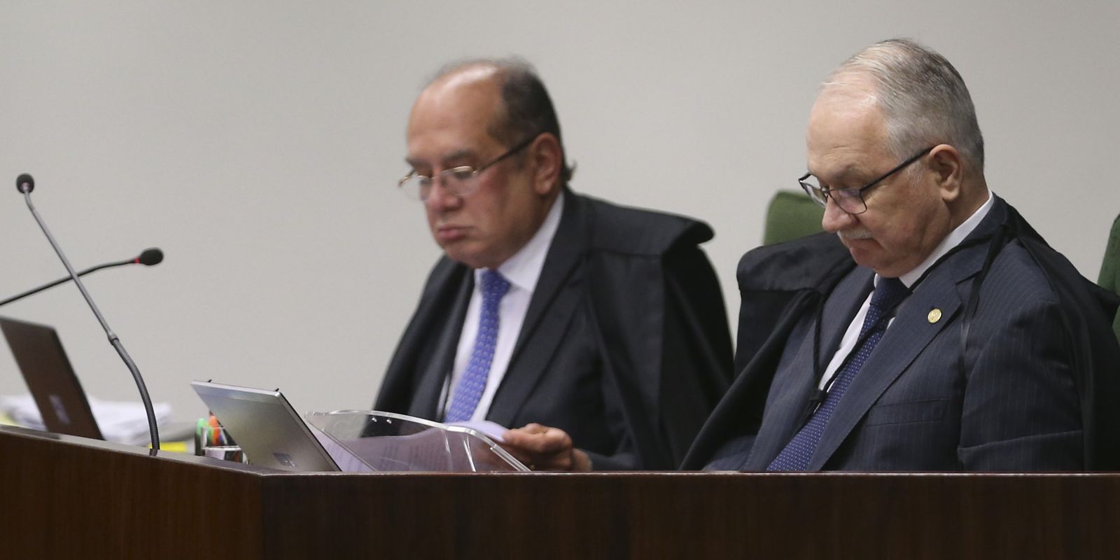 Sessão plenária da Segunda Turma do STF para julgamento de processos ...