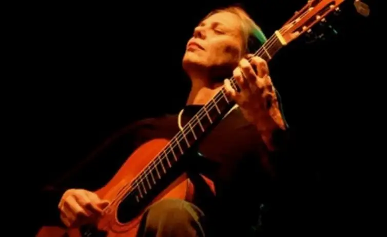 Maria Haro celebra 50 anos de violão no Sala de Concerto | EBC Rádios