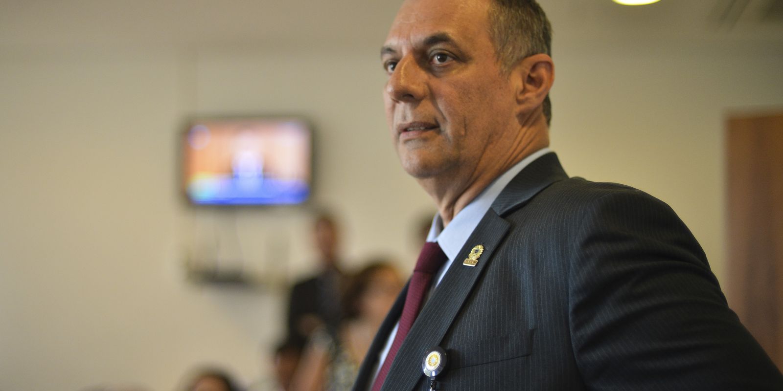 O porta-voz, general Rêgo Barros, fala com setoristas do planalto ...