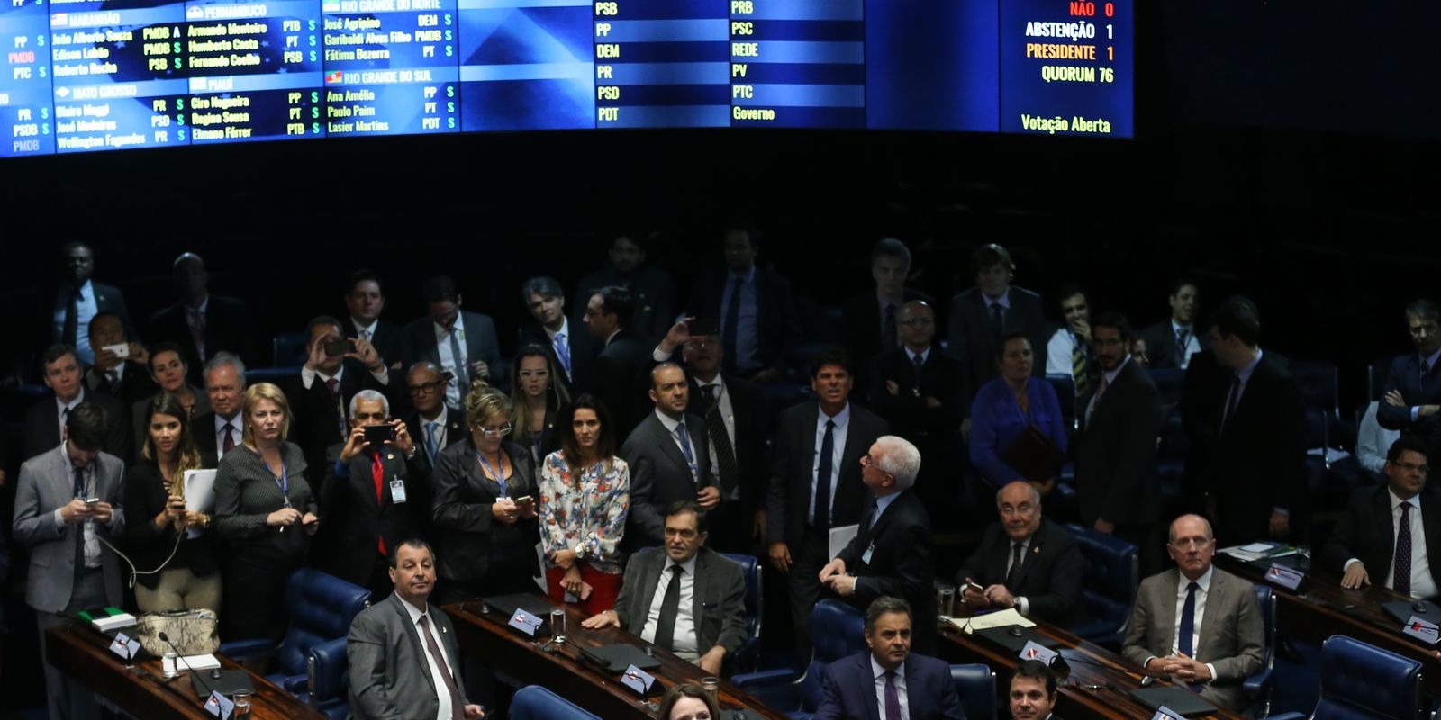 Plenário do Senado cassa mandato de Delcídio do Amaral | Agência Brasil