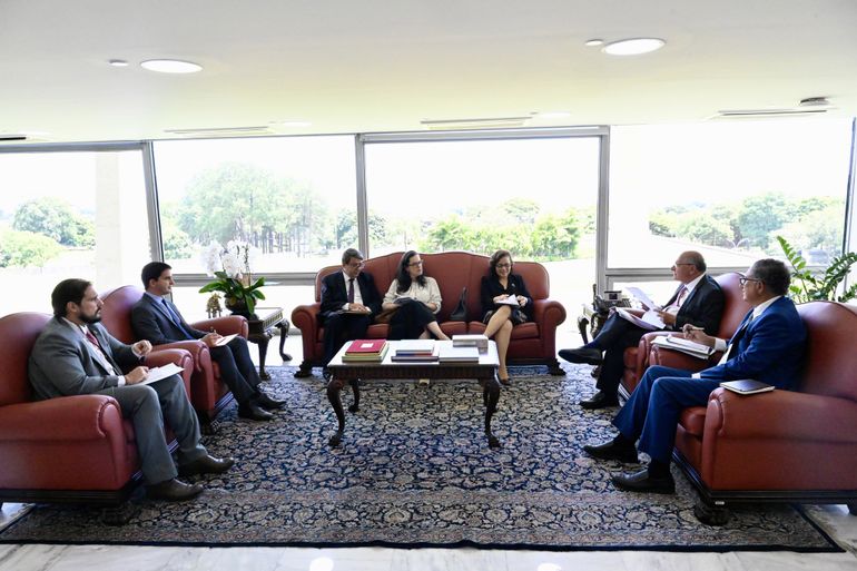 Alckmin durante reunião com Embaixadora Maria Laura da Rocha | Agência ...