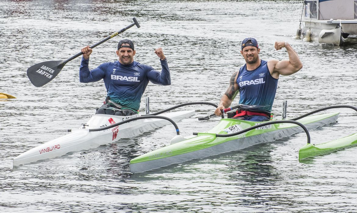 Coluna - Dupla sertaneja lidera ciclo da paracanoagem brasileira ...