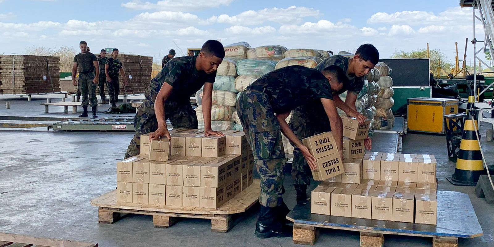 Air Force starts delivering food baskets to Yanomami | Agência Brasil