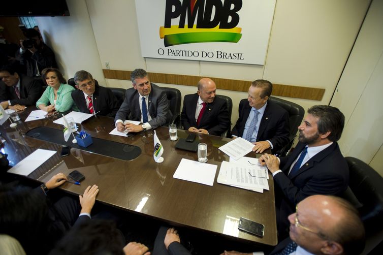PMDB aprova resolução para barrar novas filiações ao partido | Agência ...