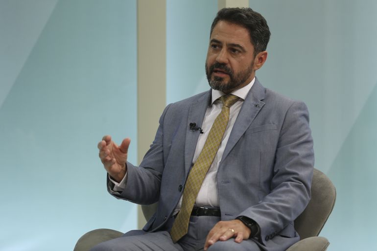 O secretário Especial da Receita Federal, Julio Cesar Gomes, é o ...