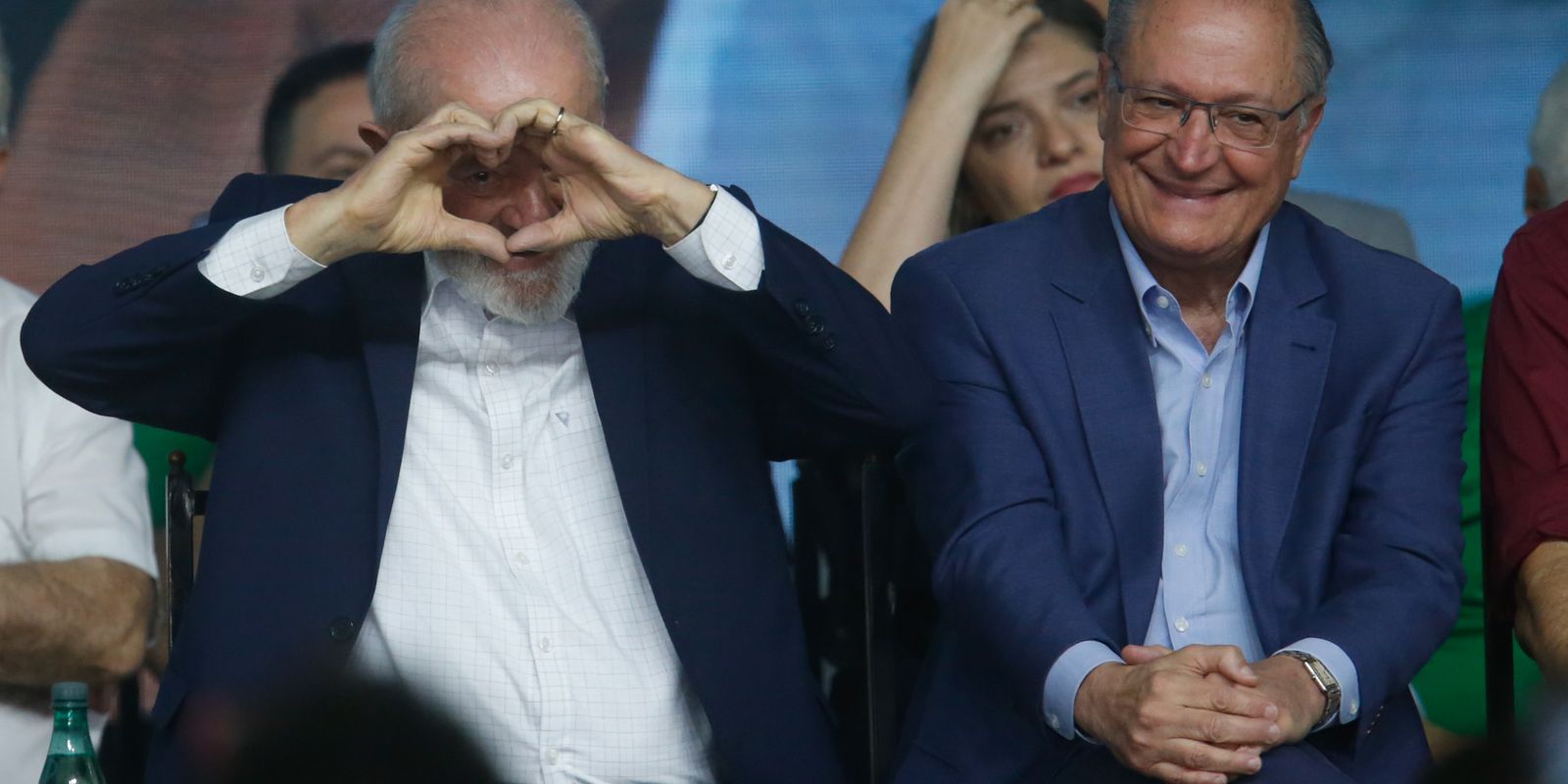 Lula participa do lançamento da pedra fundamental dos novos cam ...