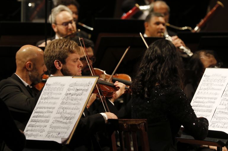 Apresentação da Orquestra Sinfônica Nacional da UFF durante concerto ...