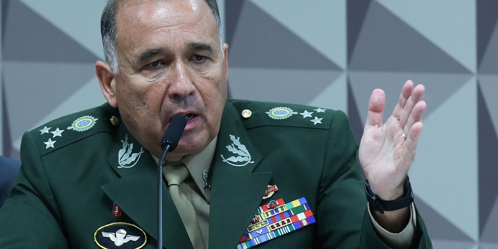 General Gustavo Dutra durante depoimento na CPMI do Golpe. | Agência Brasil