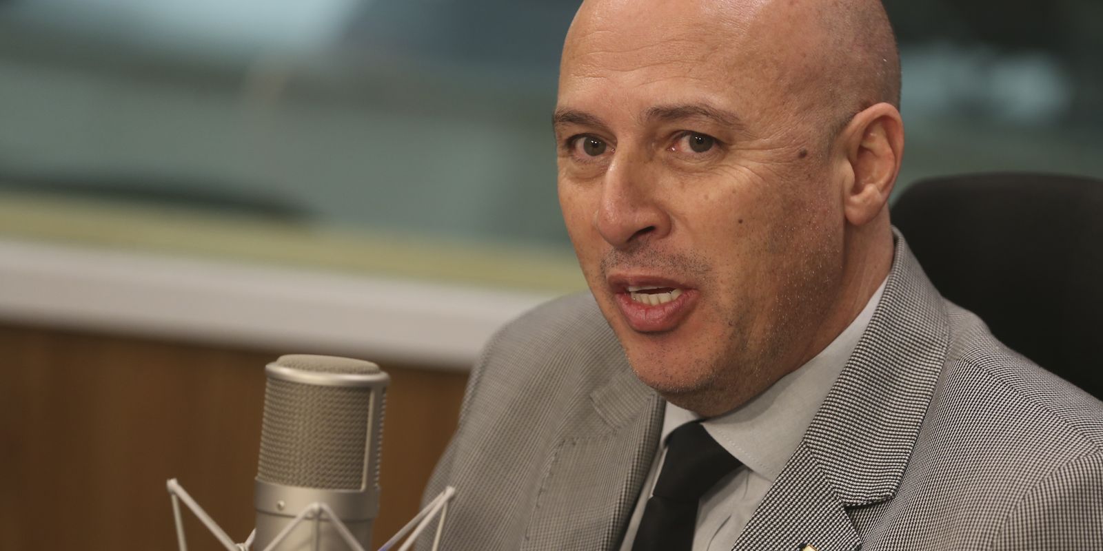 O secretário especial de Comunicação Social, André Costa, dá entrevista ...