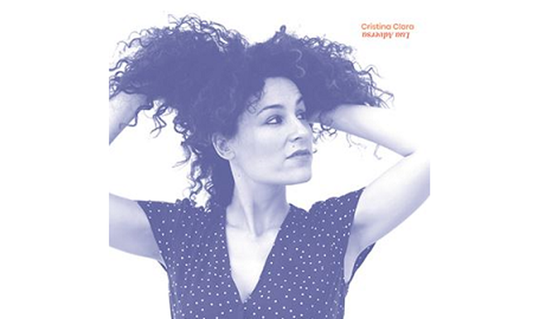 Ouça o disco de estreia da cantora Cristina Clara | EBC Rádios