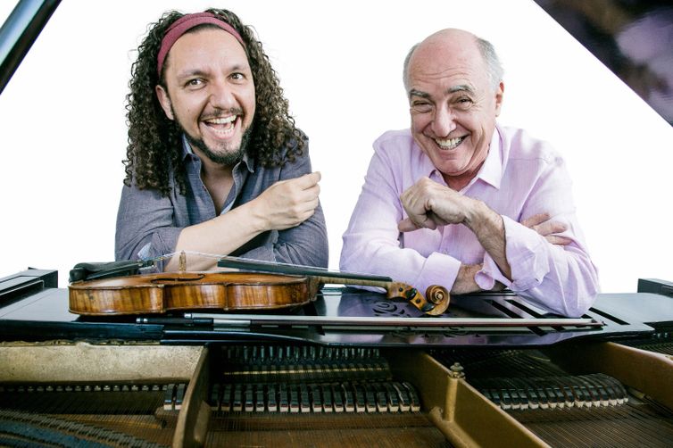 Maestro e pianista, Nelson Ayres, fala sobre o duo formado com o ...