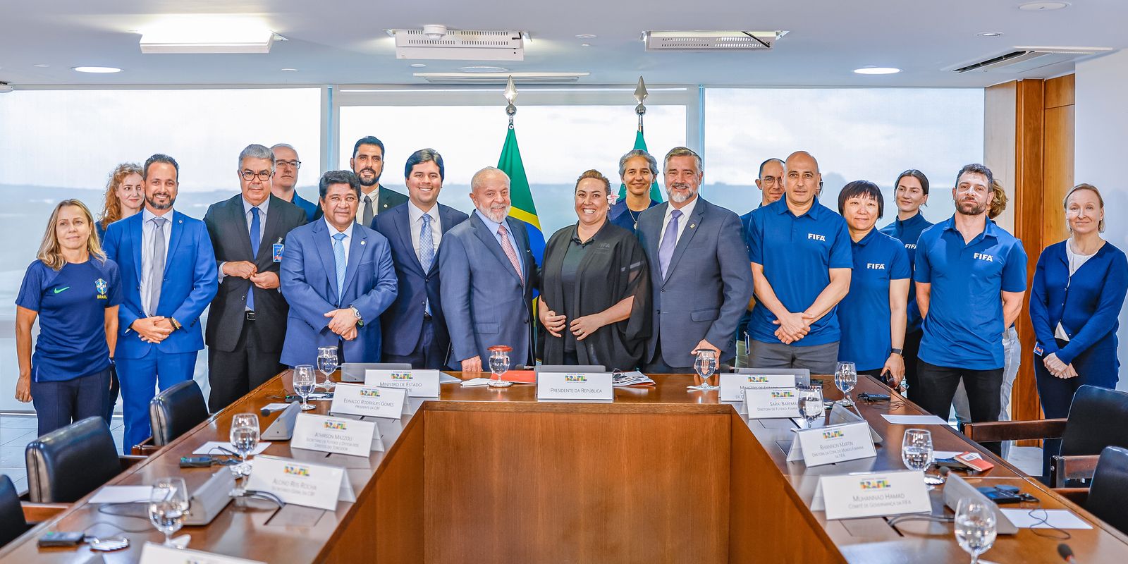 Lula presta apoio à candidatura do Brasil para sediar Mundial Feminino ...