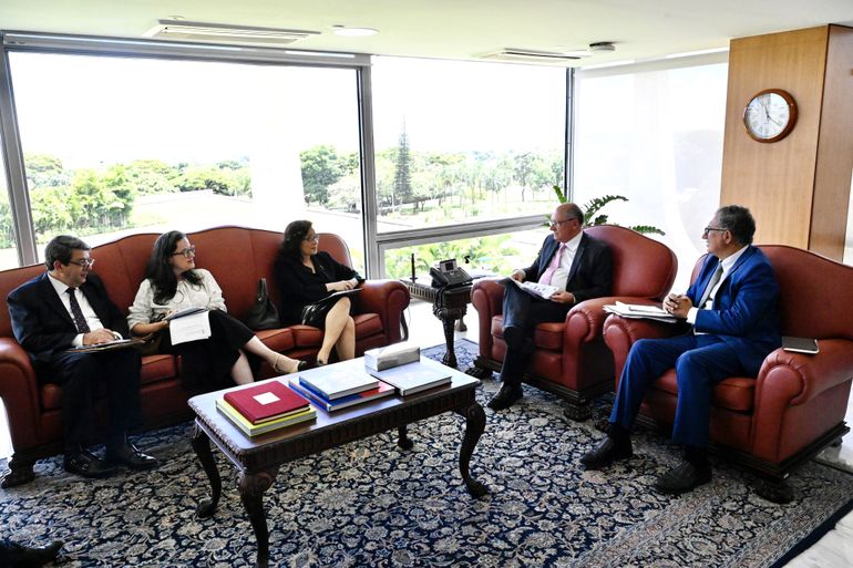 Alckmin durante reunião com Embaixadora Maria Laura da Rocha | Agência ...