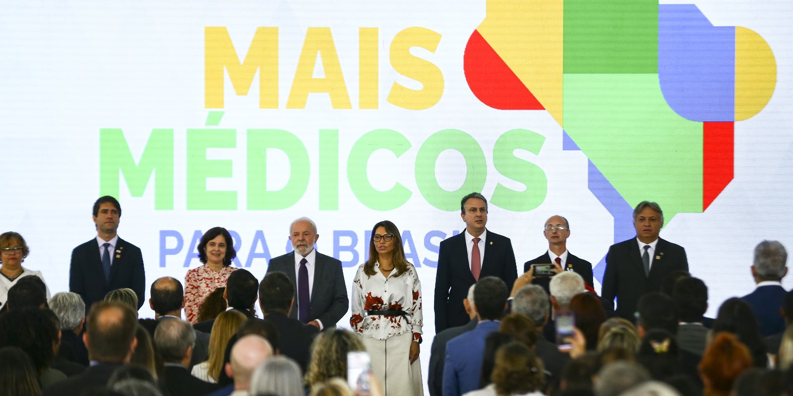 Brazilian government relaunches Mais Médicos program | Agência Brasil