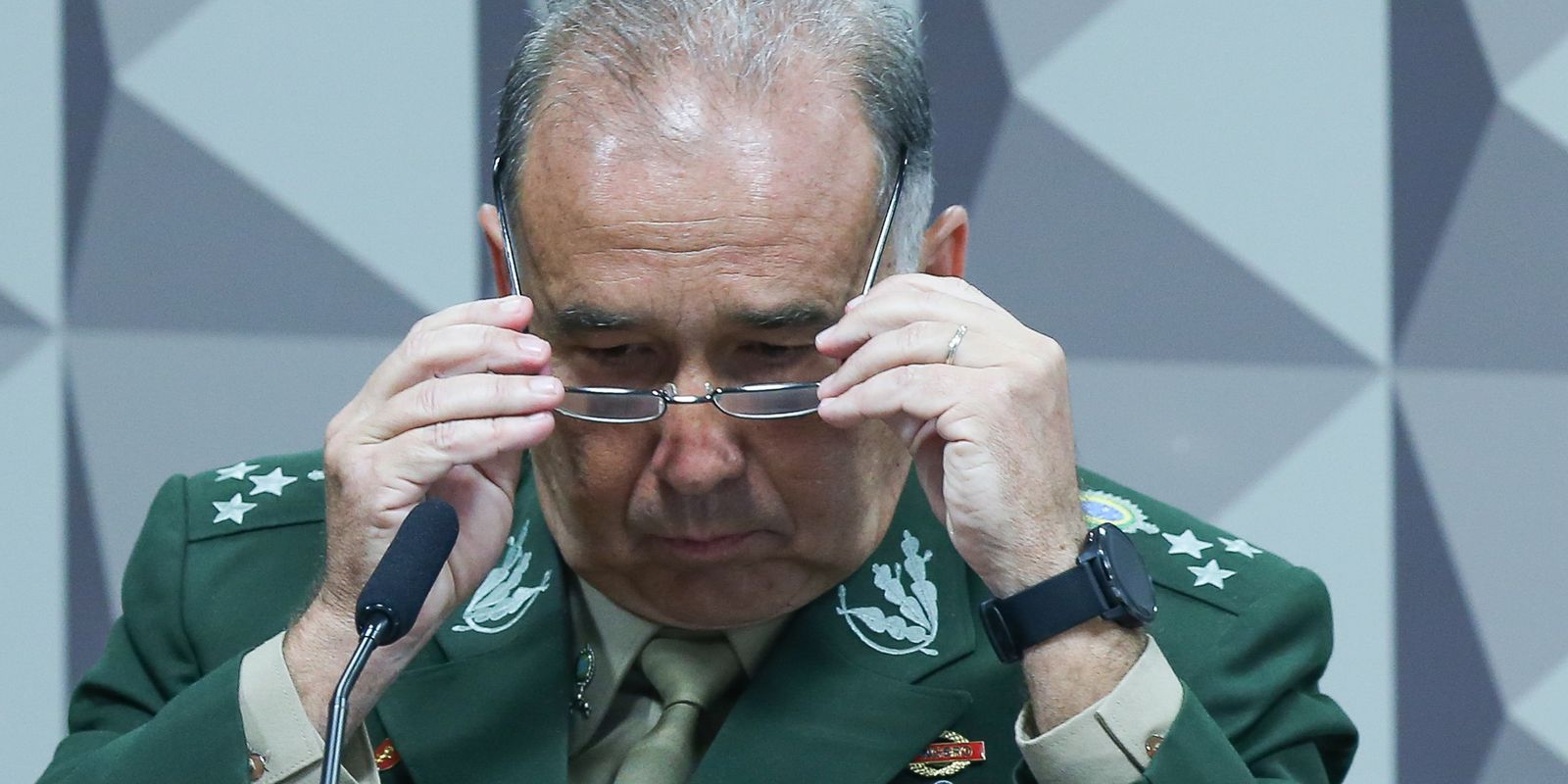 General Gustavo Dutra durante depoimento na CPMI do Golpe. | Agência Brasil