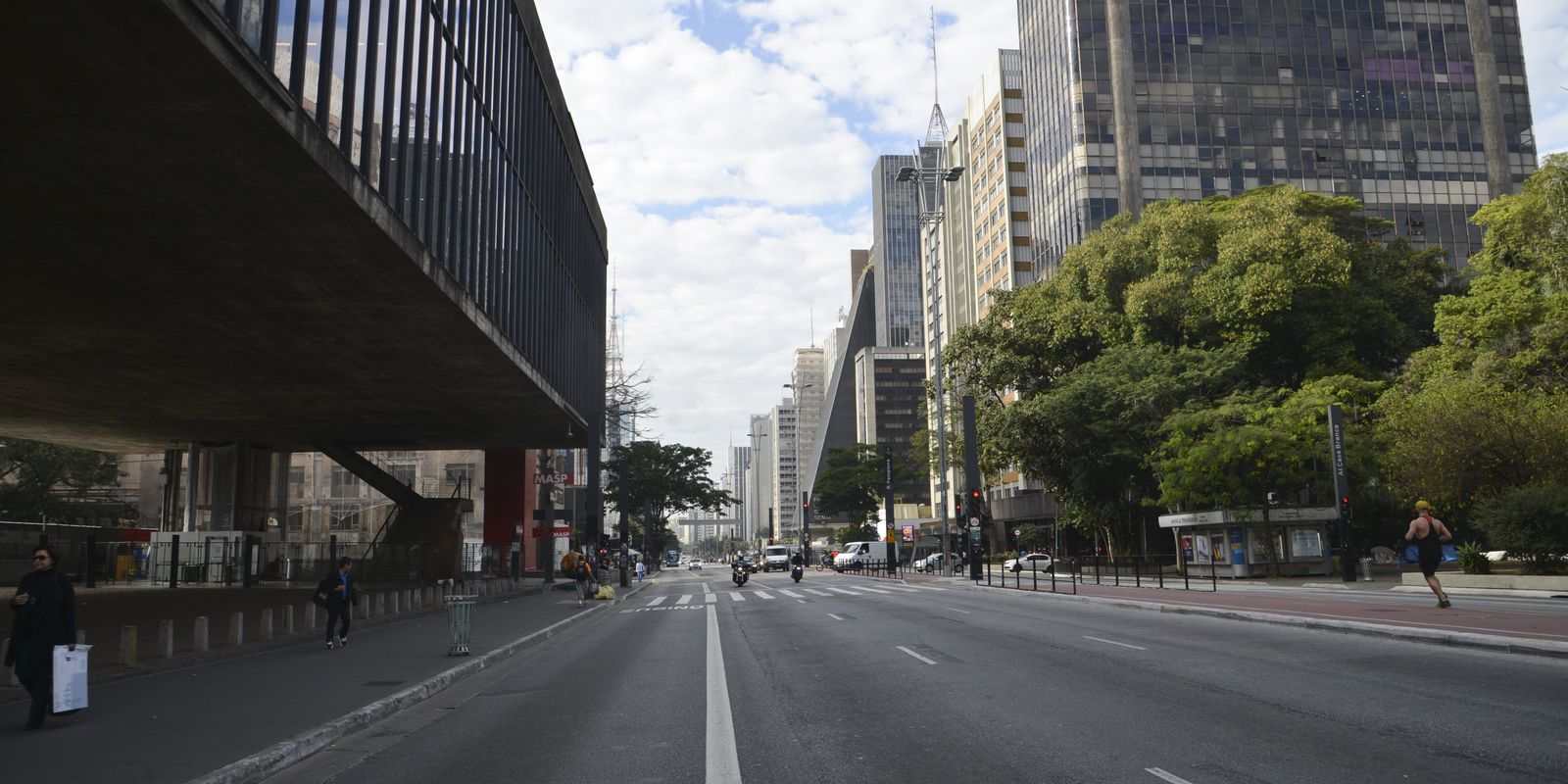 Movimento é menor nas ruas de São Paulo em dia de jogo da seleção ...