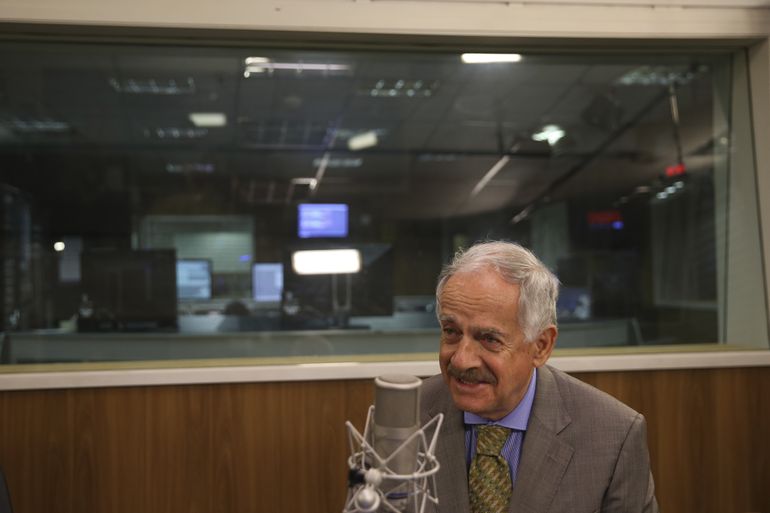 Presidente da Embrapa, Sebastião Barbosa, no programa A Voz do Brasil ...