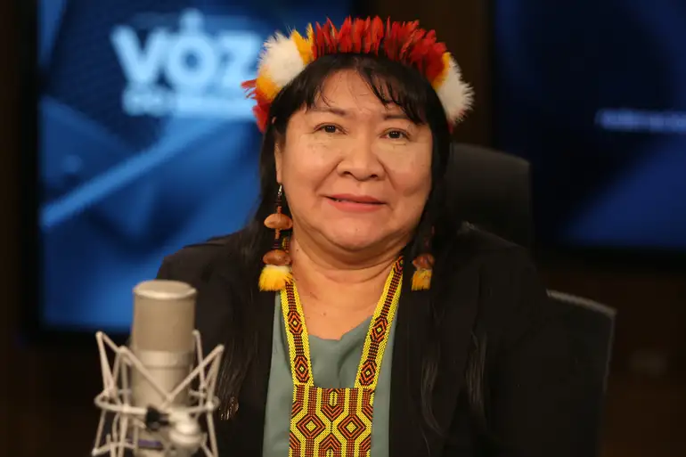 Presidente da (Funai), Joenia Wapichana, na A Voz do Brasil | Agência ...