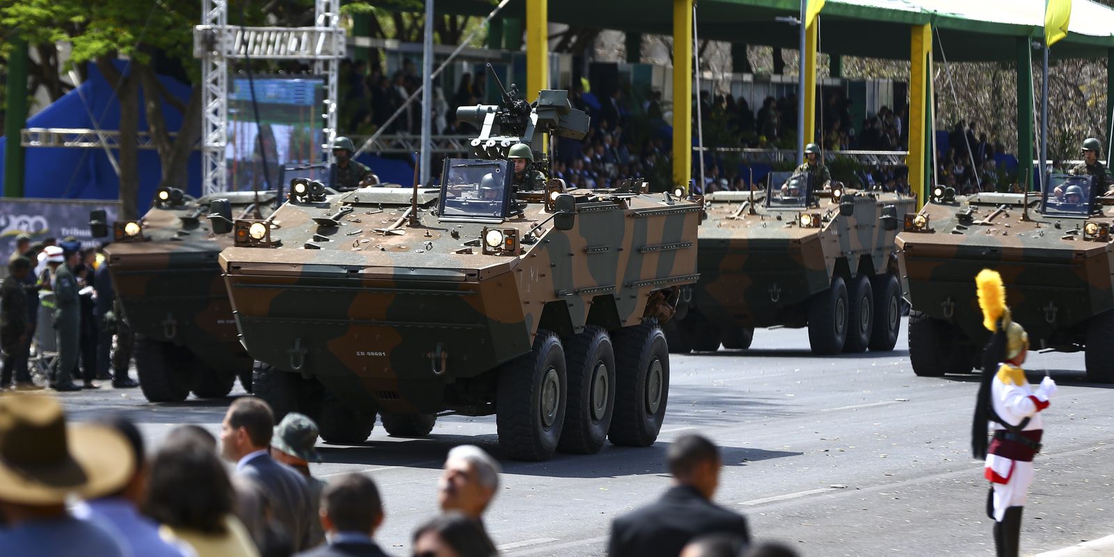 Desfile cívico-militar do 7 de Setembro, que este ano comemora o ...