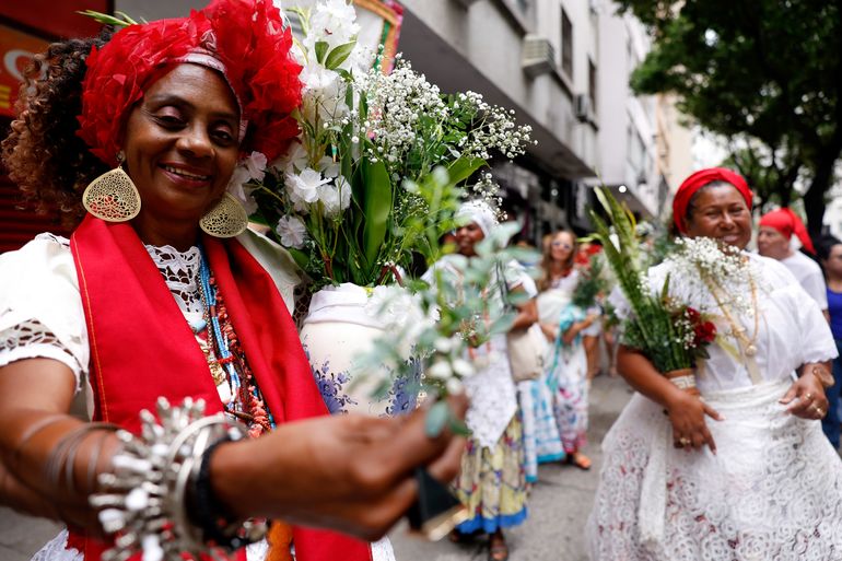 Lavagem de escadaria homenageia Oxossi | Agência Brasil