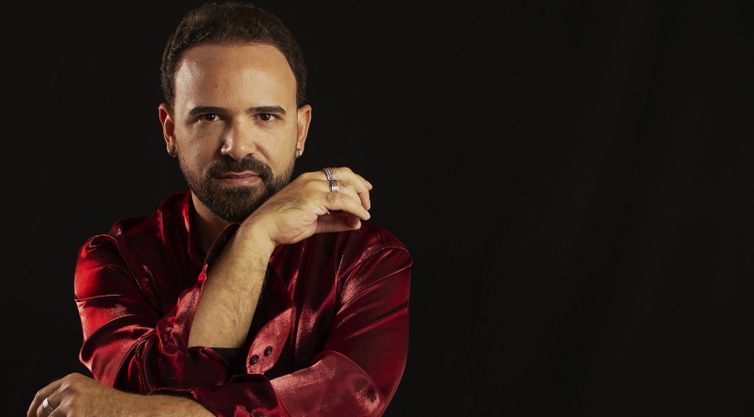 Multiartista paraibano André Morais lança o disco "Voragem" | EBC Rádios