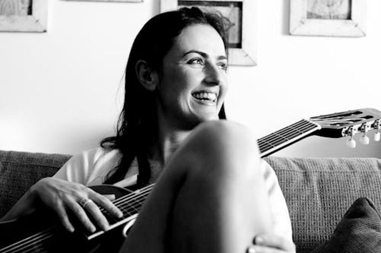 Angela Brandão, melhor intérprete infantil do Festival MEC, conta ...