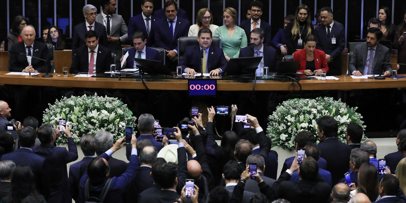 Congresso promulga a emenda constitucional (PC 136/2025) | Agência Brasil