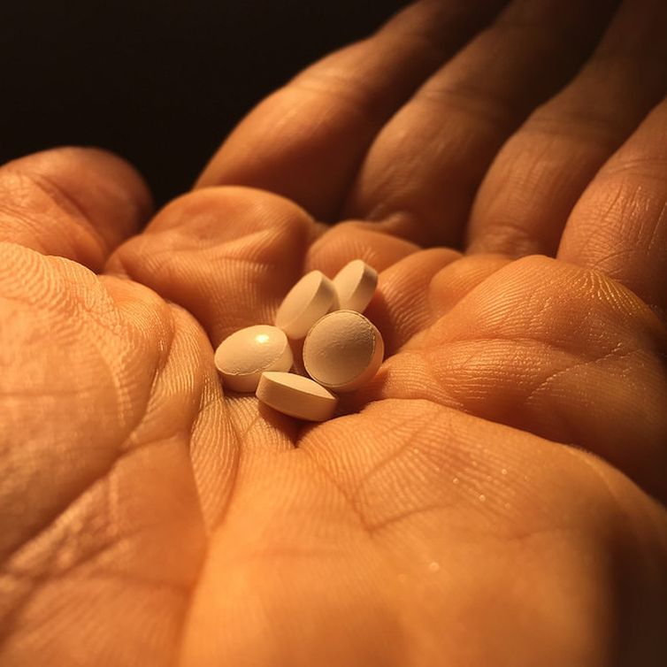 Conheça os cuidados ao usar a pílula anticoncepcional | EBC Rádios