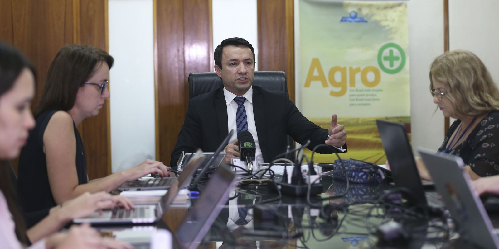 Entrevista com Eumar Roberto Novackim, do Ministério da Agricultura | Agência Brasil