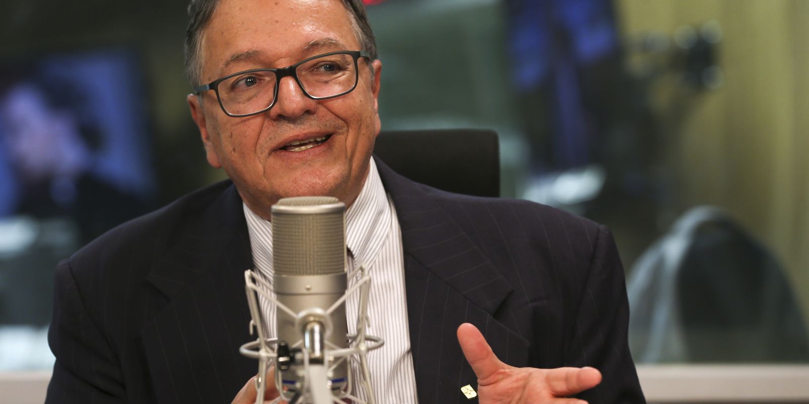 Presidente do IBGE Eduardo Luiz Gonçalves Rios Neto, é o entrevistado ...