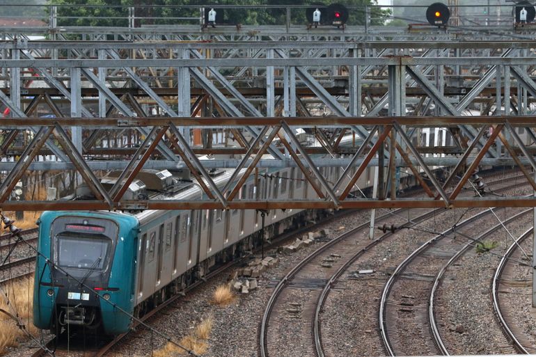 Controladora da Supervia desiste da operação do sistema de trens ...