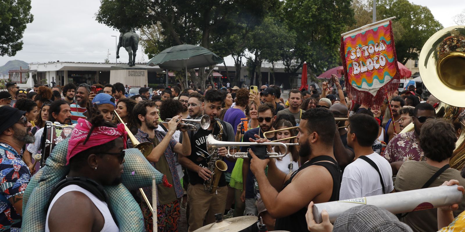 Blocos de rua fazem Abertura do Carnaval Não Oficial | Agência Brasil