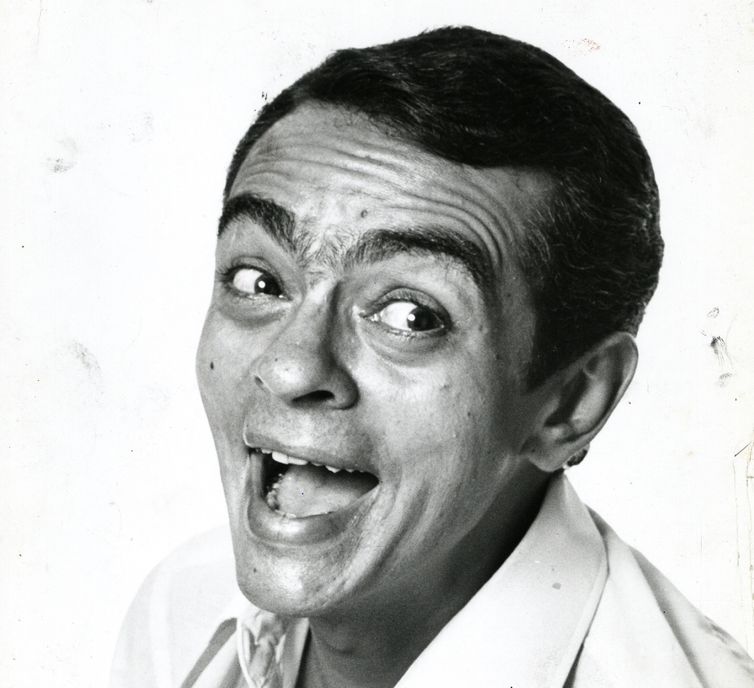 Quadro relembra passagem de Chico Anysio pela Rádio MEC | EBC Rádios