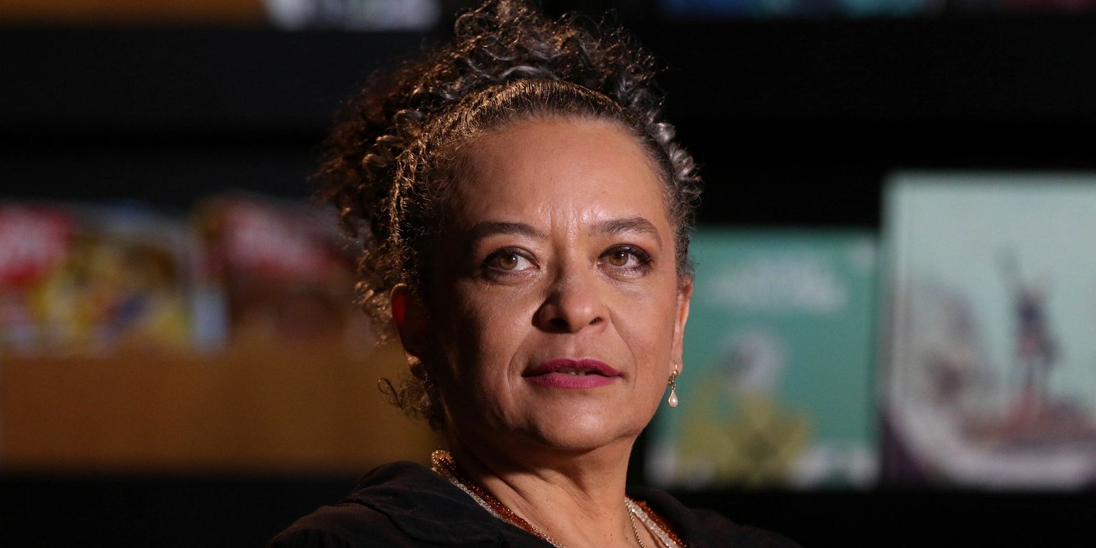 Ana Maria Gonçalves grava com o Trilha de Letras, da TV Brasil ...