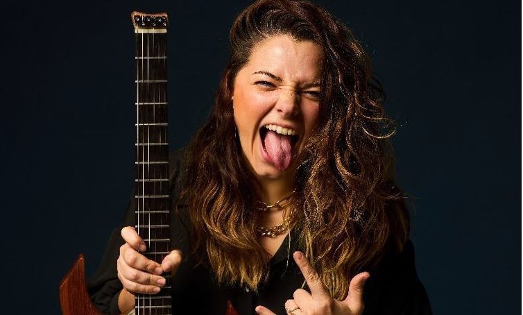 Marta Maria apresenta seu álbum de estreia, "Meio Dia" | EBC Rádios