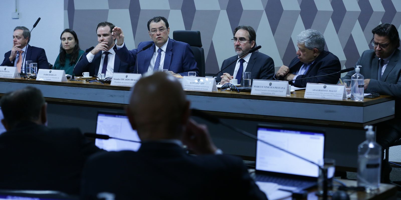 Primeira reunão para regulamentar a primeira parte da reforma t ...