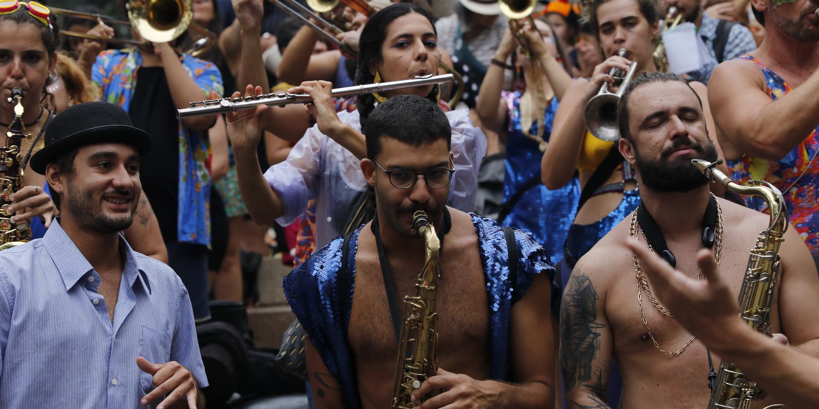 08.01.2023_Blocos de rua fazem Abertura do Carnaval Não Oficial ...
